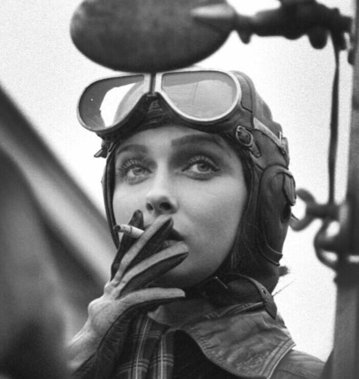 Shirley Slade, 22-year-old pilot with her helmet, goggles and gloves ...