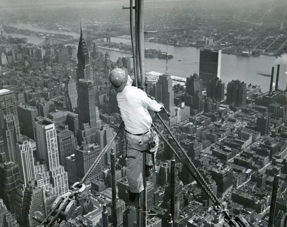 A Worker on the Empire State Building during Construction. - 9GAG