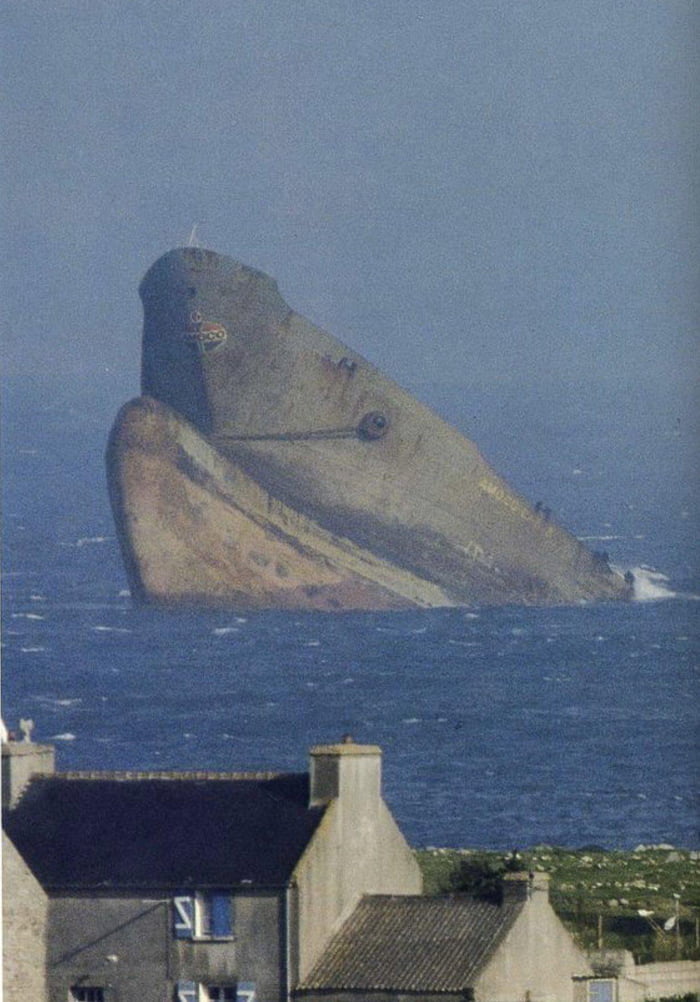 Sunken ship that looks like a sea monster - 9GAG