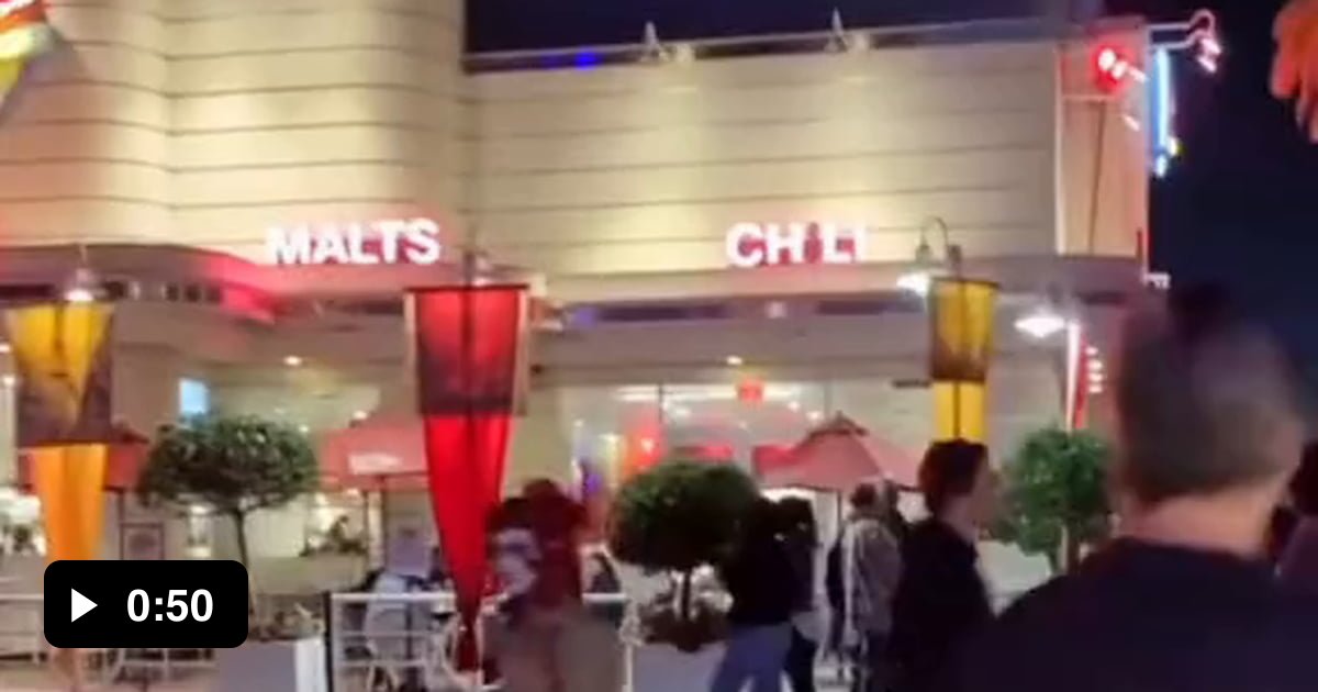 Bobbins the Clown (Knott's Scary Farm) - 9GAG