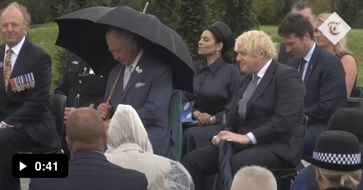 Boris Johnson trying to help a lady - 9GAG