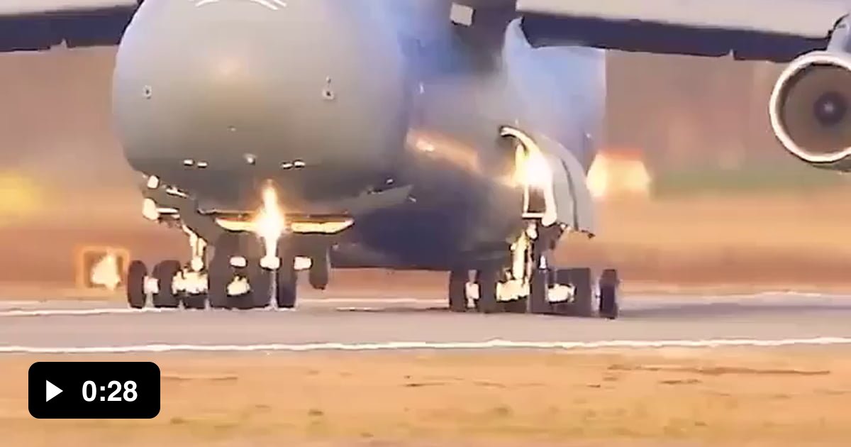 Watch this giant aircraft tuck its landing gear away like it's nothing ...