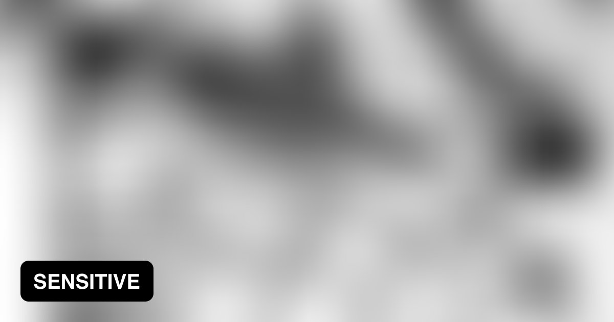 That damn smile, while she Knee's someone - 9GAG