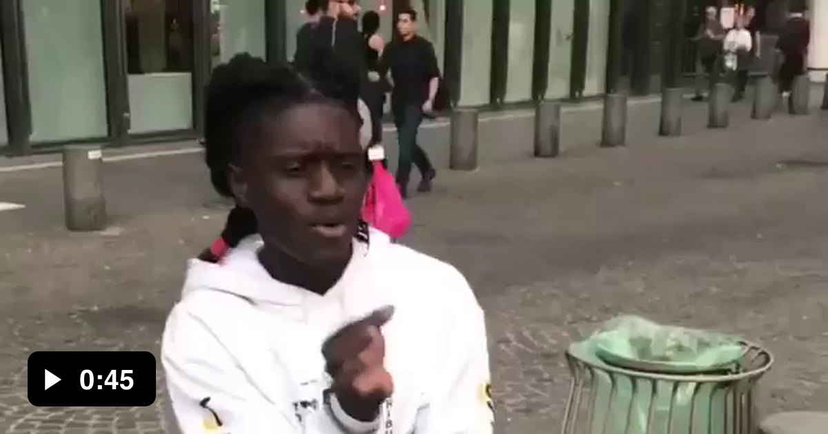 Smoothest moonwalk ever. - 9GAG