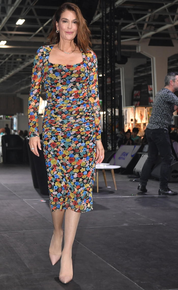 Teri Hatcher @58 - 9GAG