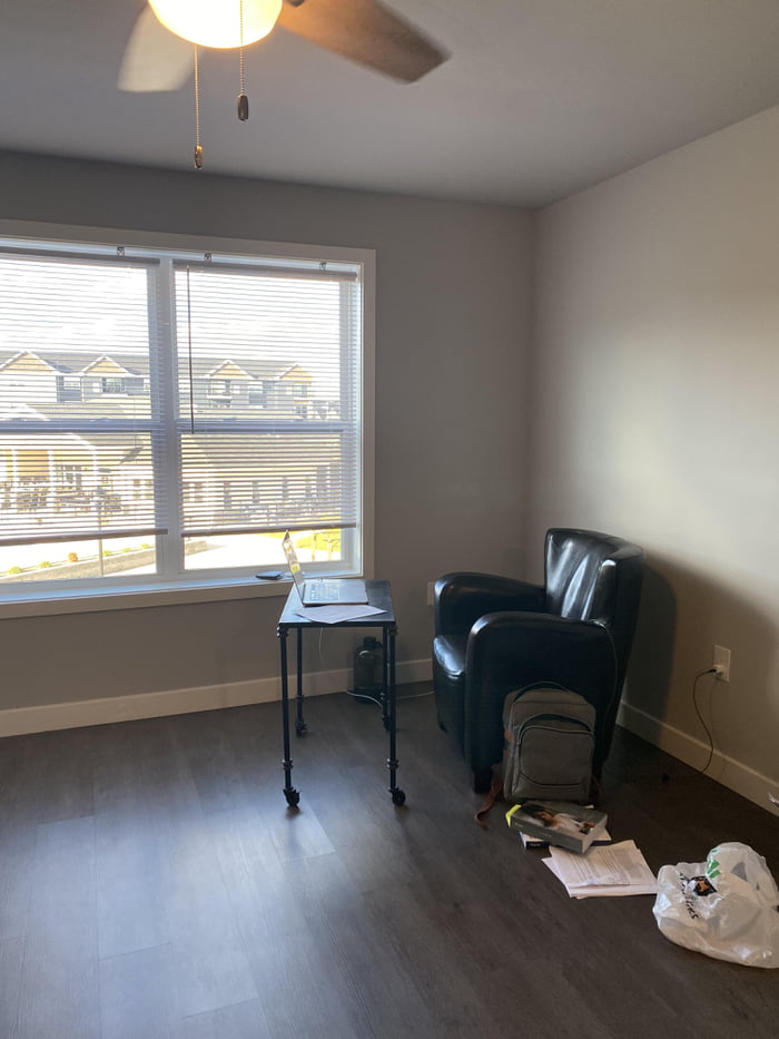 Friends photo! 25M pennsylvania, first apartment - 9GAG