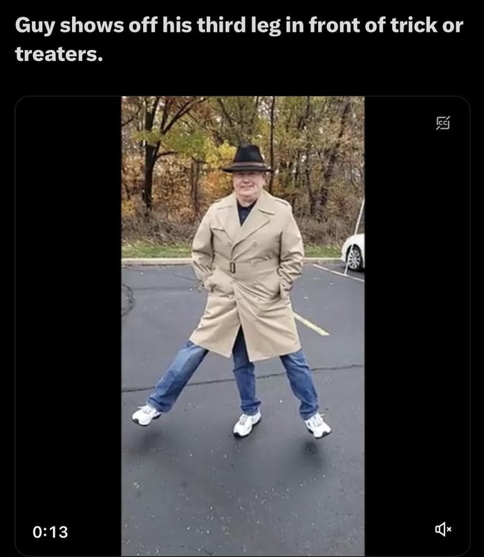 Guy shows off his Third Leg in front of Trick or Treaters… - 9GAG