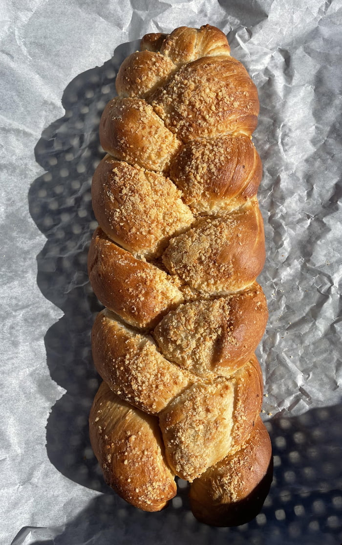 Garlic butter and parmesan soft roll dough braid - 9GAG