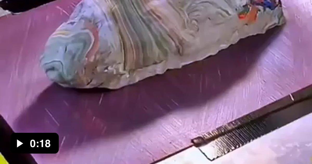 Timelapse Of The Clay Stratacut Animation Entitled “Meltdown” by Ellard DeVane (2022) - 9GAG