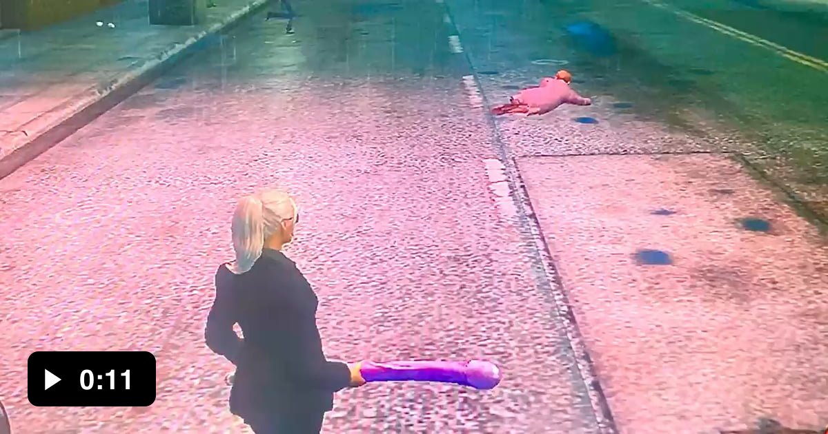 The original jiggle physics. - 9GAG