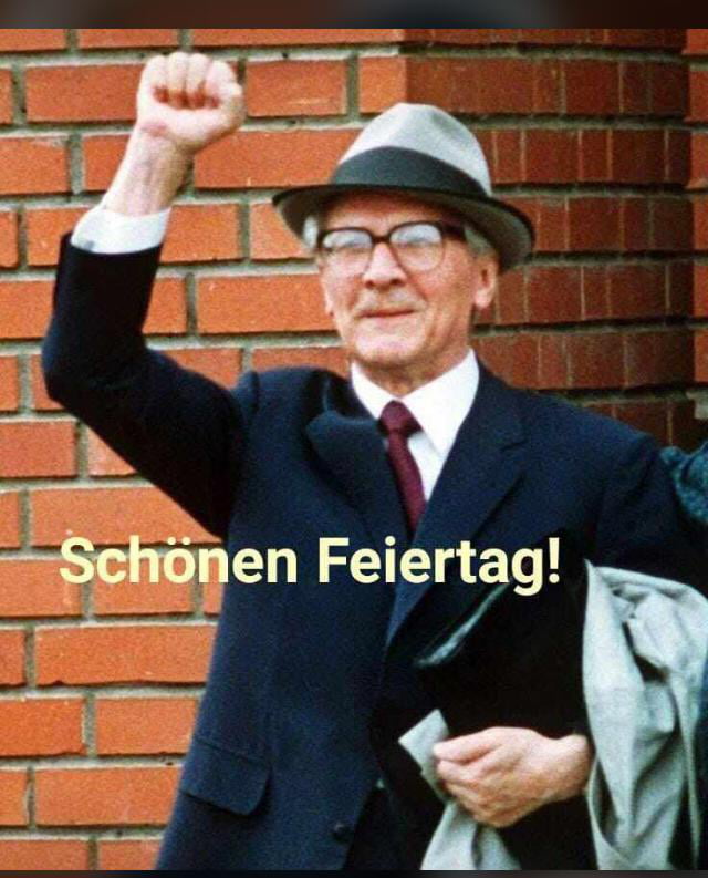 Schönen Feiertag! - 9GAG