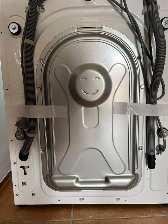 He's the one stealing the socks - 9GAG