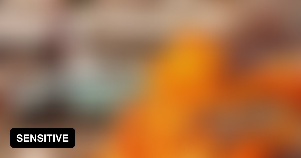 Vietnamese monk burning himself alive in the middle of the street of ...