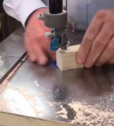 This wood being cut - 9GAG