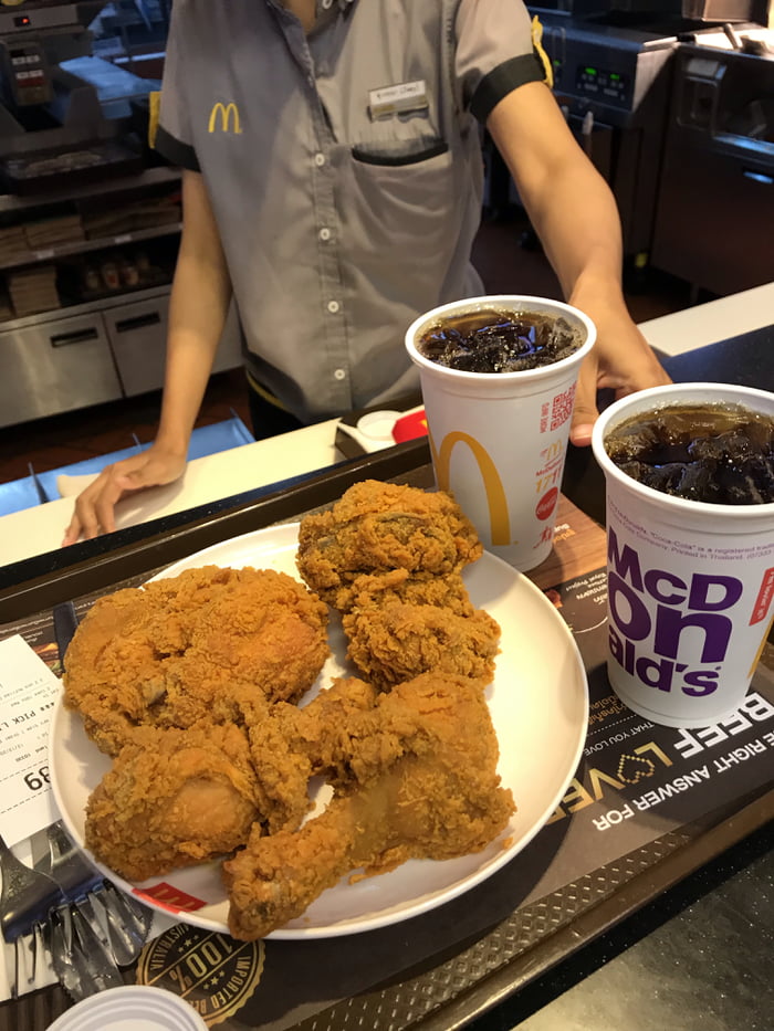 Fried chicken, plates & proper metal cutlery. McDonald’s what are you ...