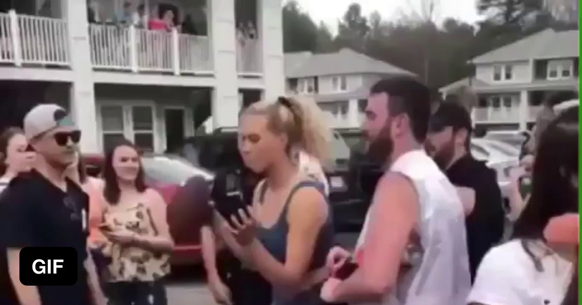 Throw like a girl - 9GAG