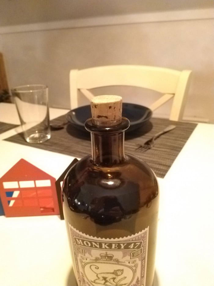 The cork is also unhappy that the bottle is empty - 9GAG