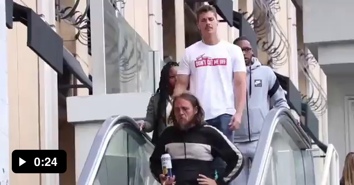 Interesting behavior - 9GAG