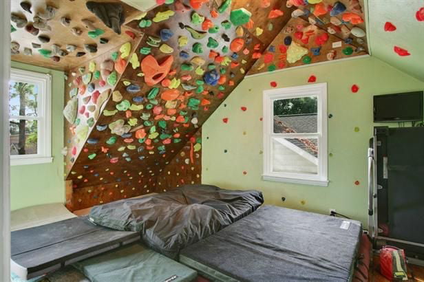 Screw fancy bedrooms. This is my dream bedroom - 9GAG