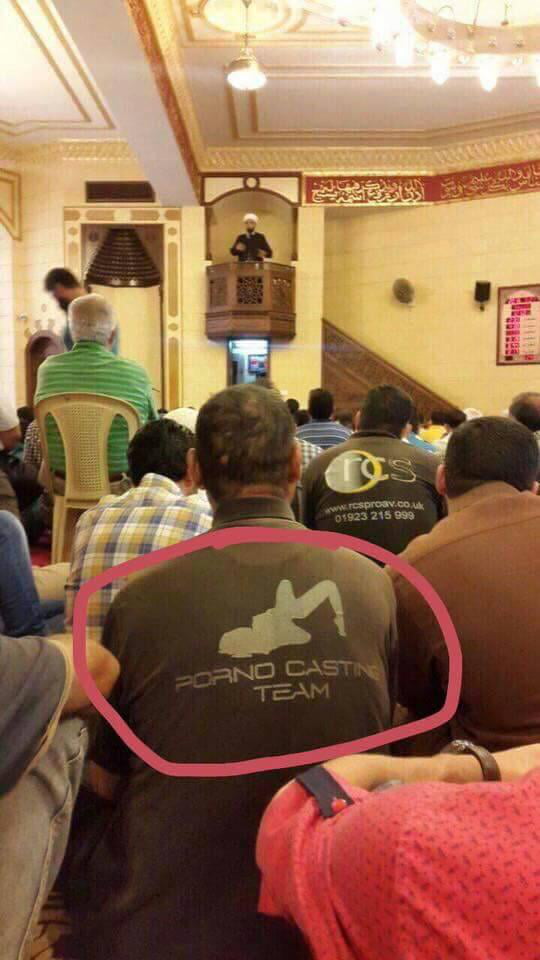 Porno casting team in a mosque during Eid-Fitr prayers - 9GAG