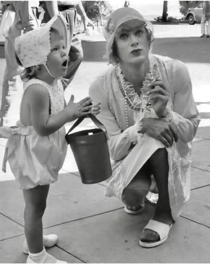 Jamie Lee Curtis with her father Tony Curtis during filming of Some ...