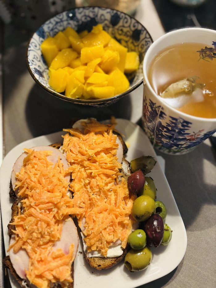 Breakfast: Mango, green tea, sourdough bread with chicken and selfmade ...
