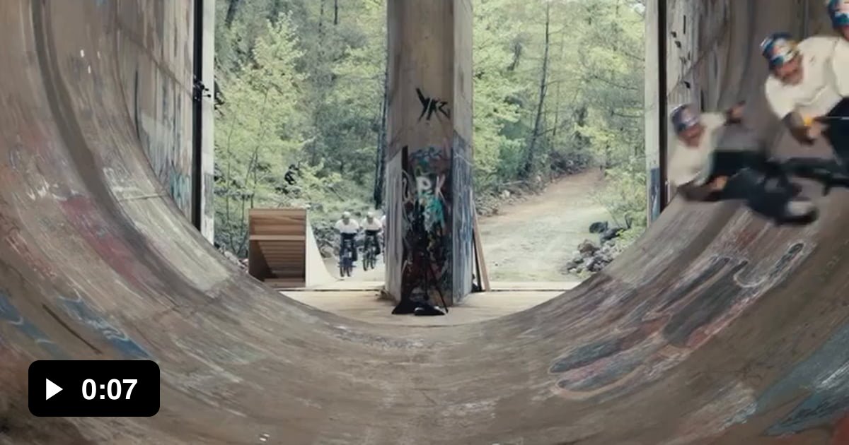 Georgios Ntavoutian rides the world's biggest full loop - 9GAG