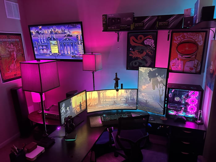 Final college setup - 9GAG