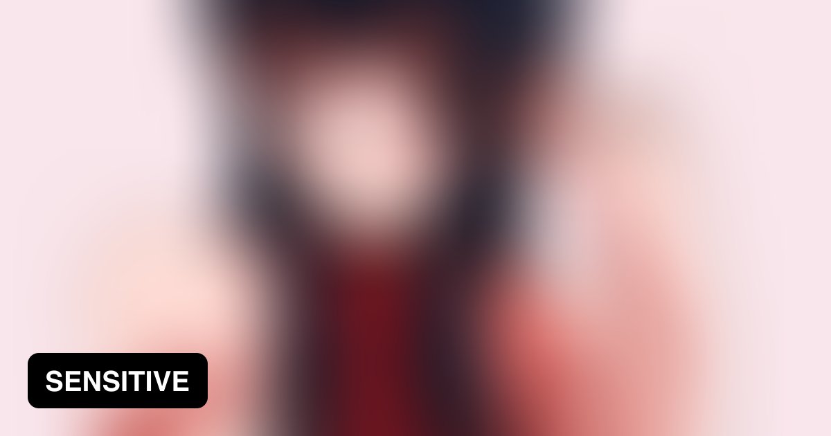 Robin flashing a titty - 9GAG