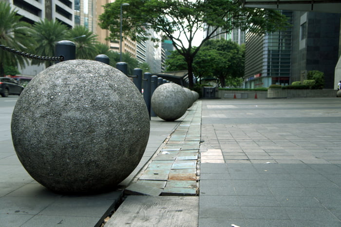 I f**king hate giant concrete balls - 9GAG