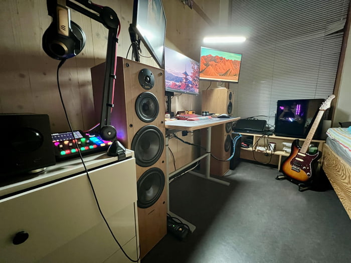 University dormitory setup - 9GAG