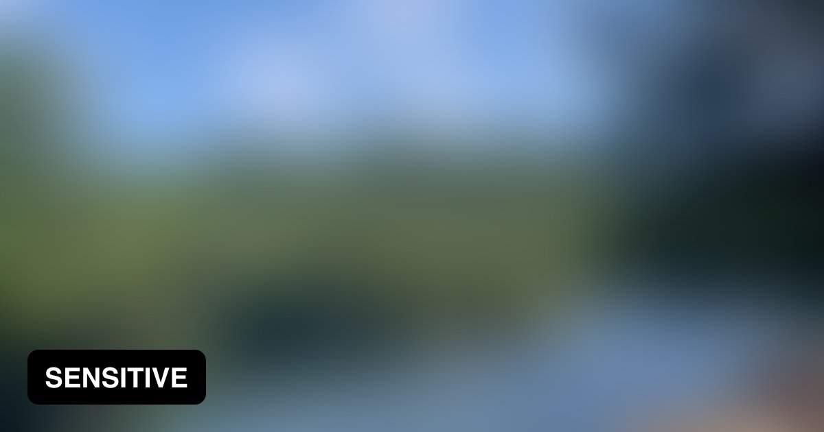 Just normal skinny whale - 9GAG