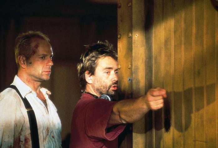 Bruce Willis and Luc Besson on the set of The Fifth Element (1997) - 9GAG