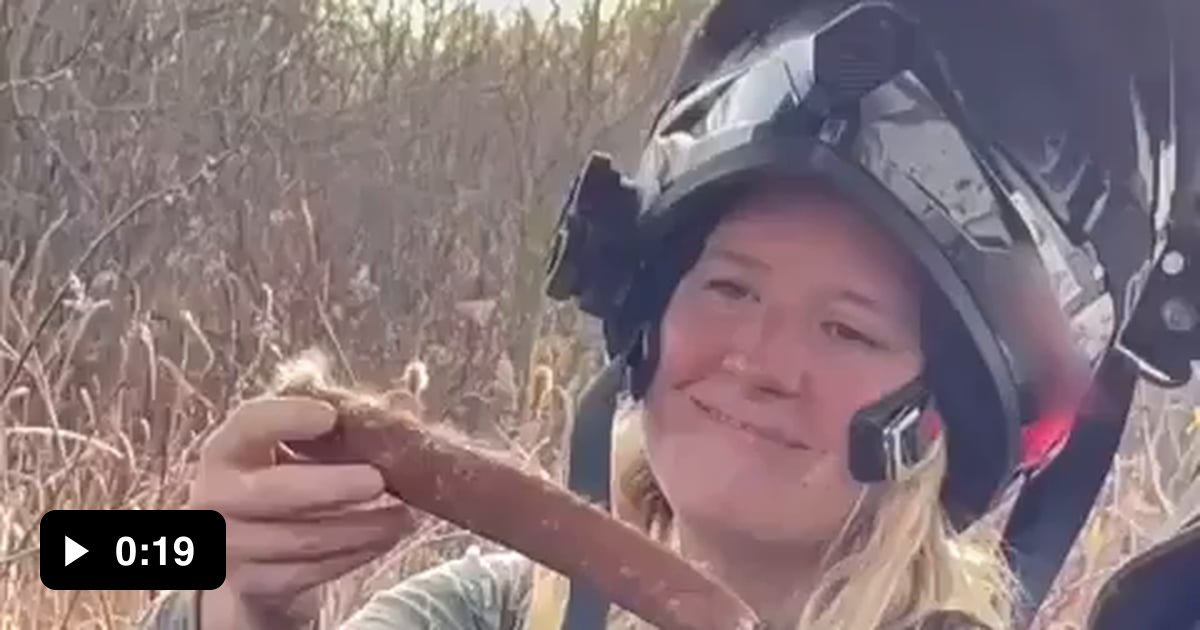 She tried nature's hotdog. - 9GAG