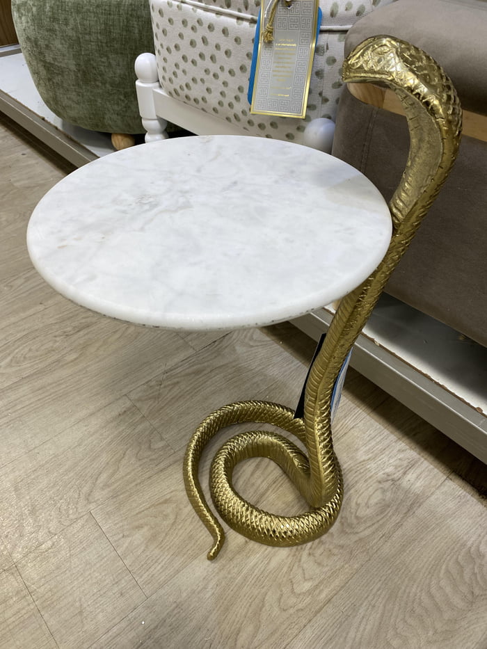 Snake side table - 9GAG