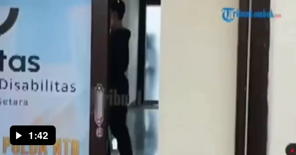 I Wayan Agus Suartama alias Agus Buntung diperiksa sebagai tersangka kasus dugaan pelecehan ...