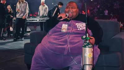 Performing with an oxygen tank at 23yrs old is diabetical - 9GAG