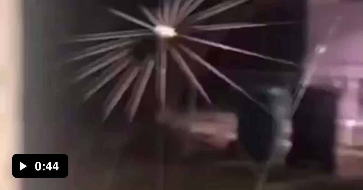 A spider making its web - 9GAG