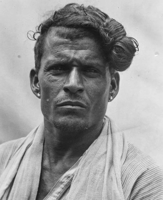 Photo of an Indian man of Tiyar community, Kerala circa 1925 - 9GAG