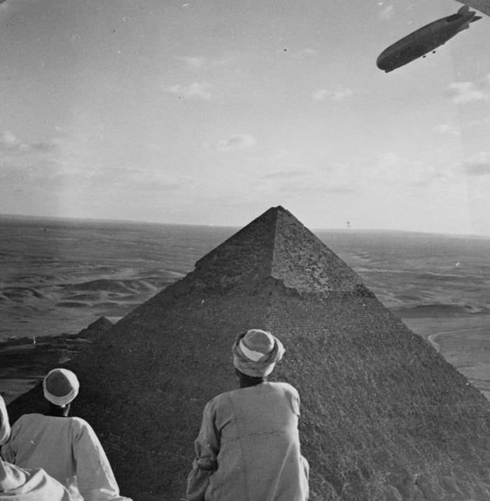 Zeppelin over The Pyramids (1931) - 9GAG