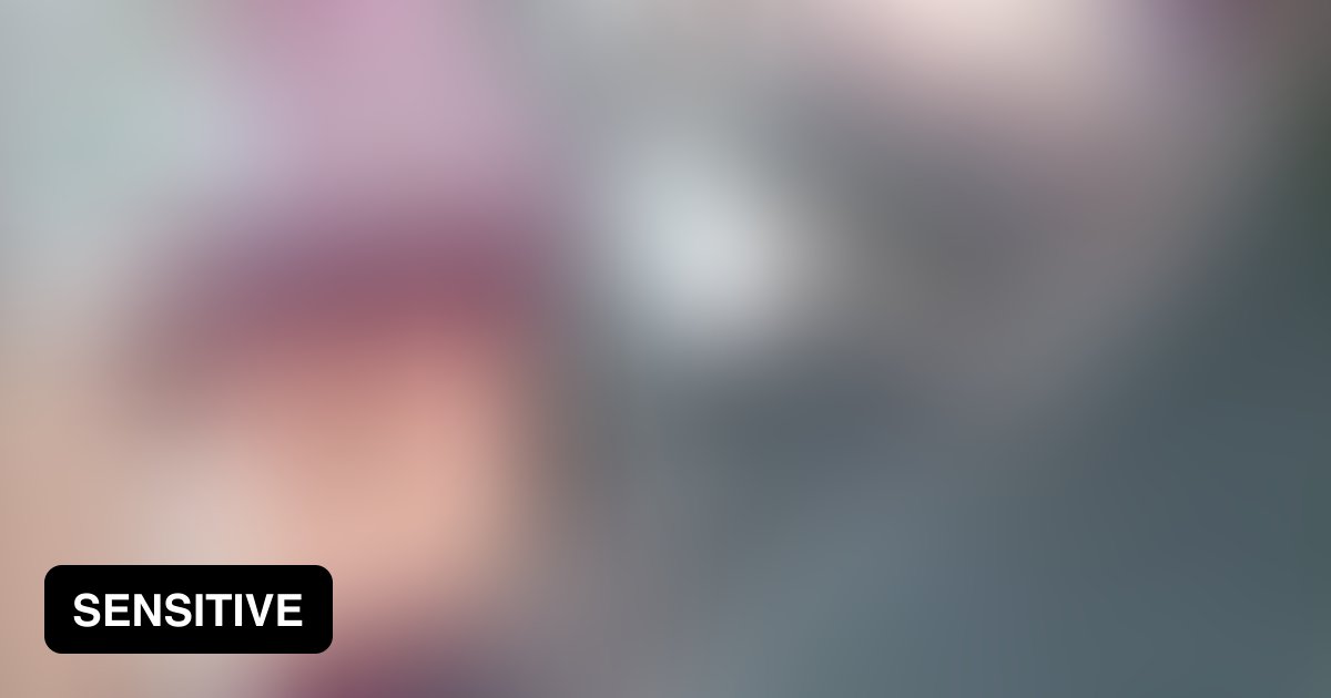 Bollard saving the tiny house - 9GAG