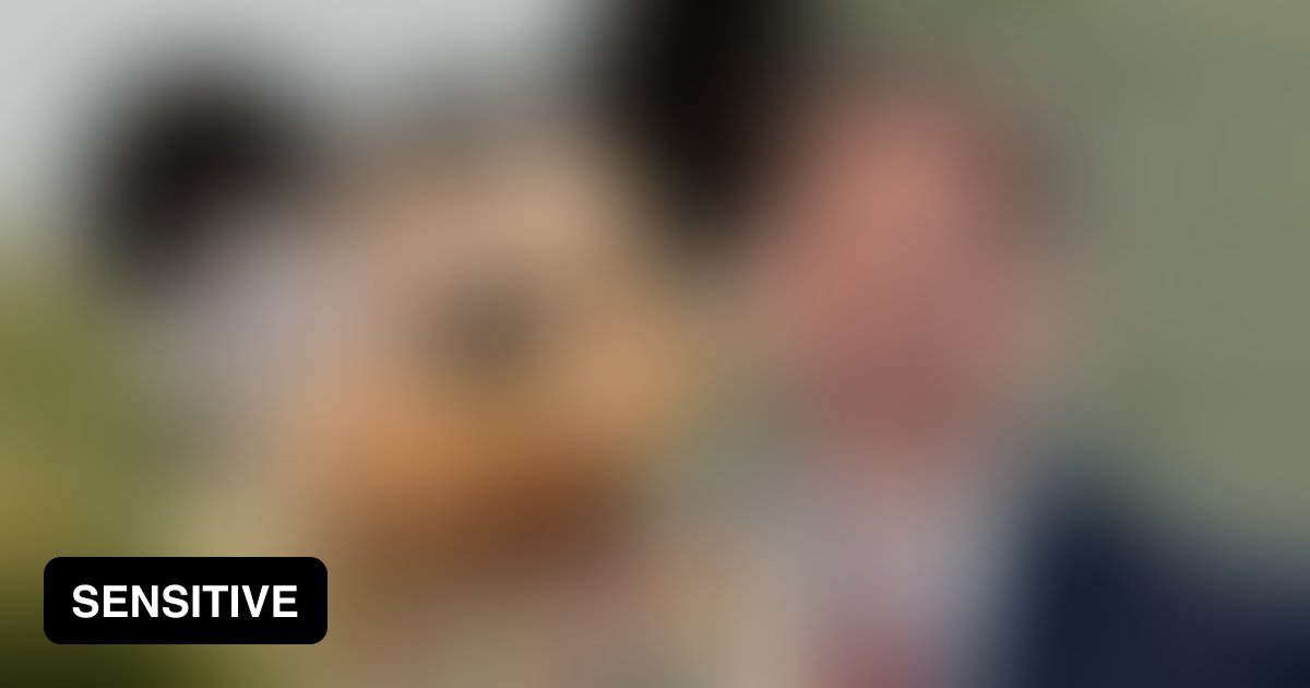 Just in: We have proof Mickey is cheating. We caught him in this photo with his side piece ...