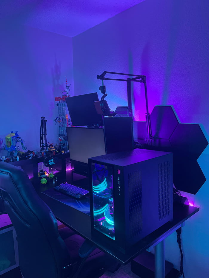 New house new setup! - 9GAG