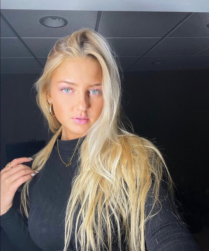 Sydney Thomas - 9GAG