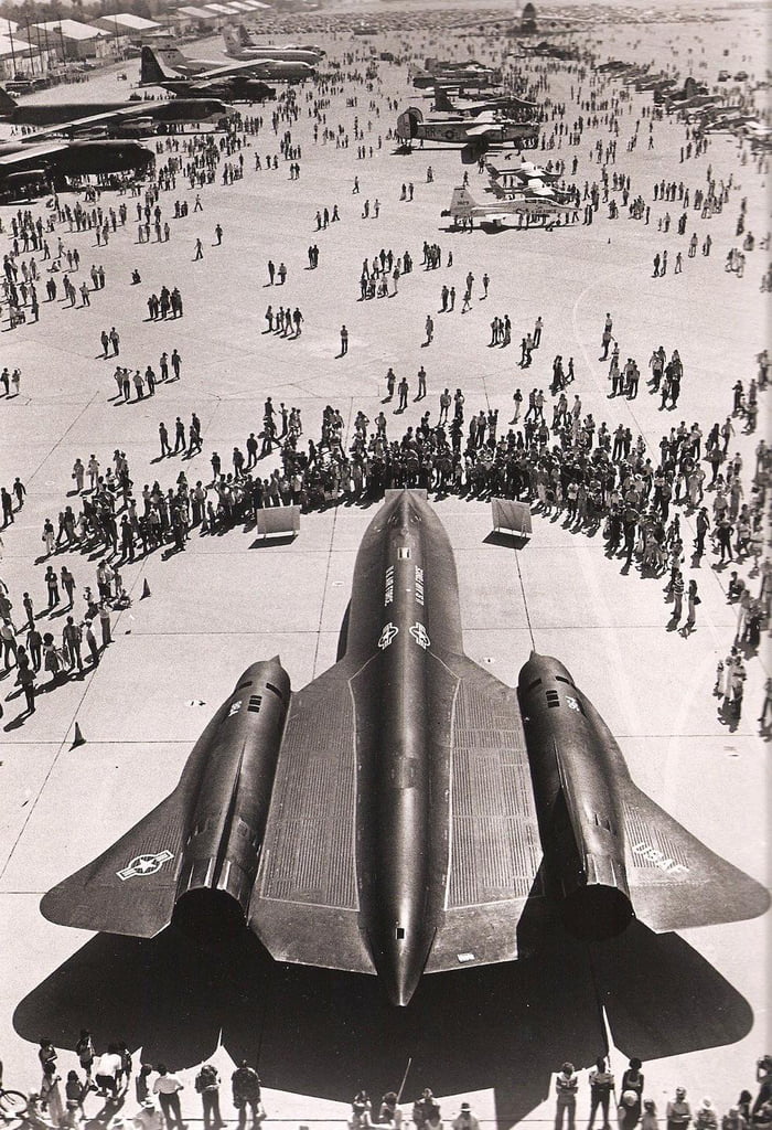 The Lockheed SR-71 Blackbird is really huge compared to humans and other fighter jet aircraft ...