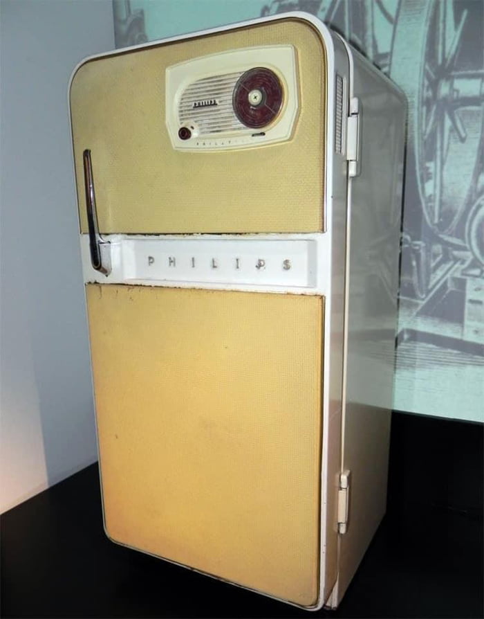 The Phillips ‘Radio Frigo’ fridge with built-in radio. (1956) - 9GAG