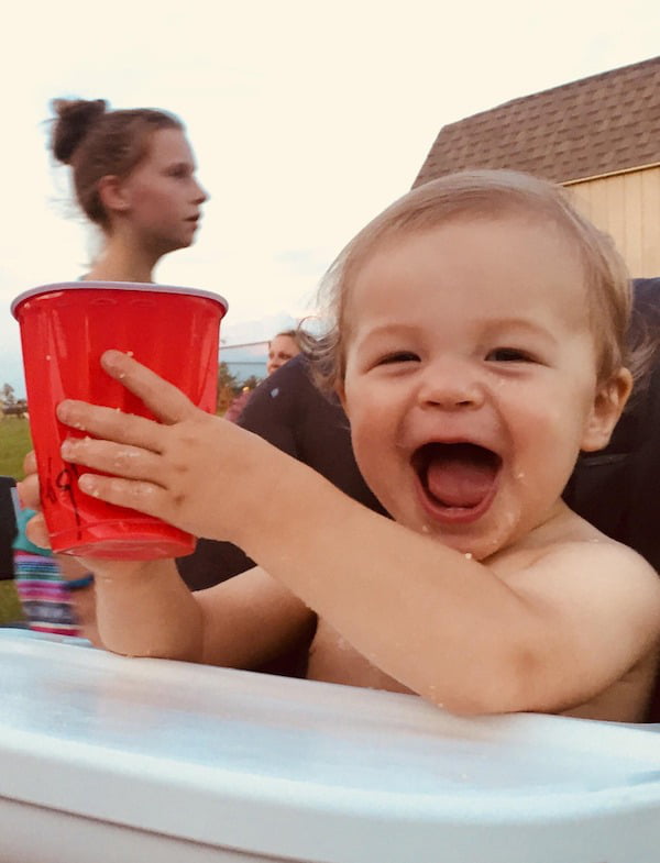 2 girls 1 cup - 9GAG