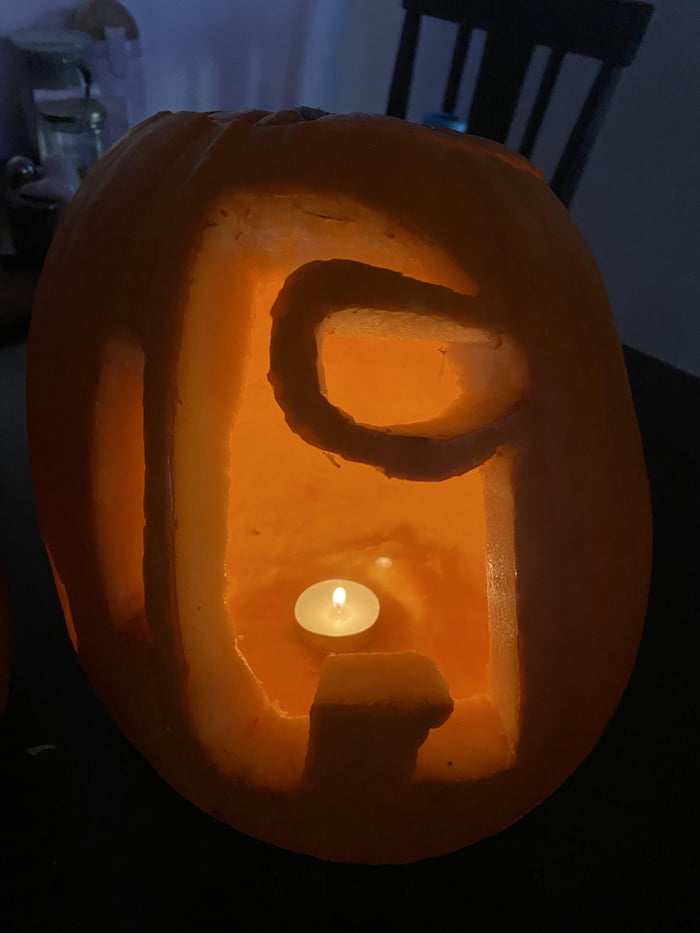 Simple but sus pumpkin - 9GAG
