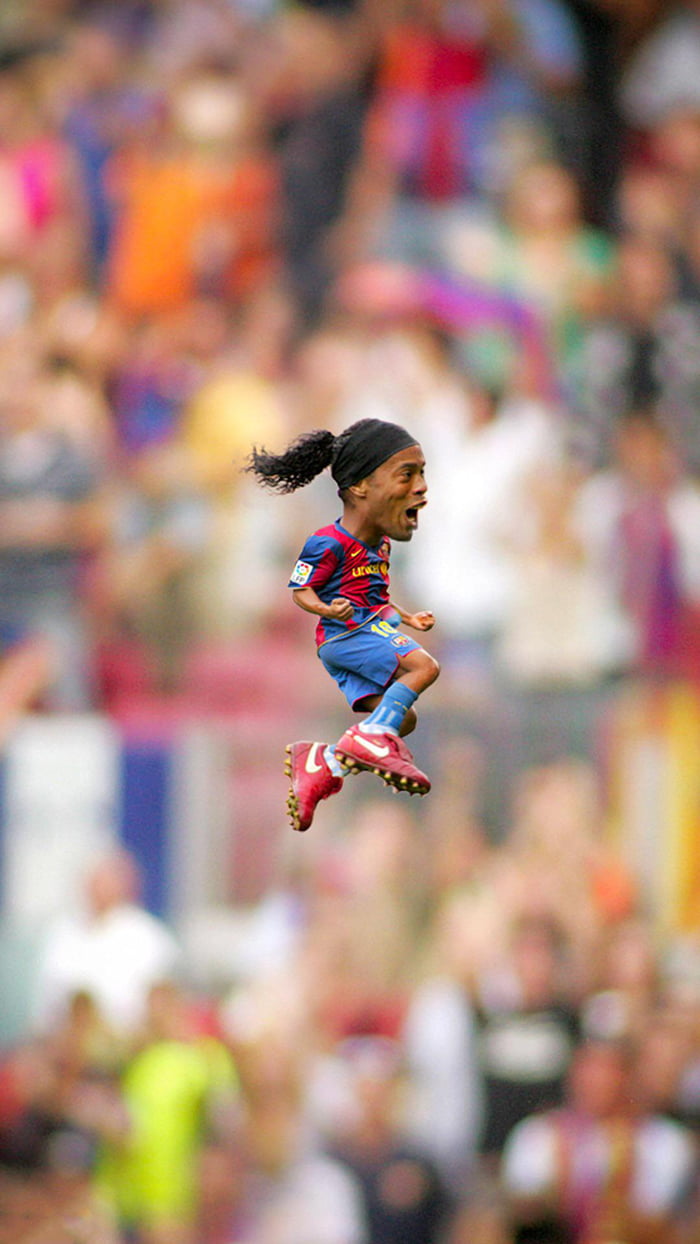 Tiny Ronaldinho - 9GAG