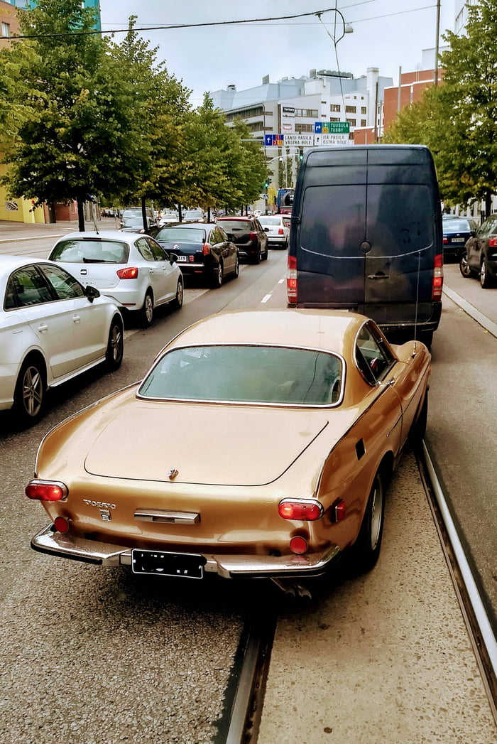 Quick shot of a gorgeous Volvo rear - 9GAG